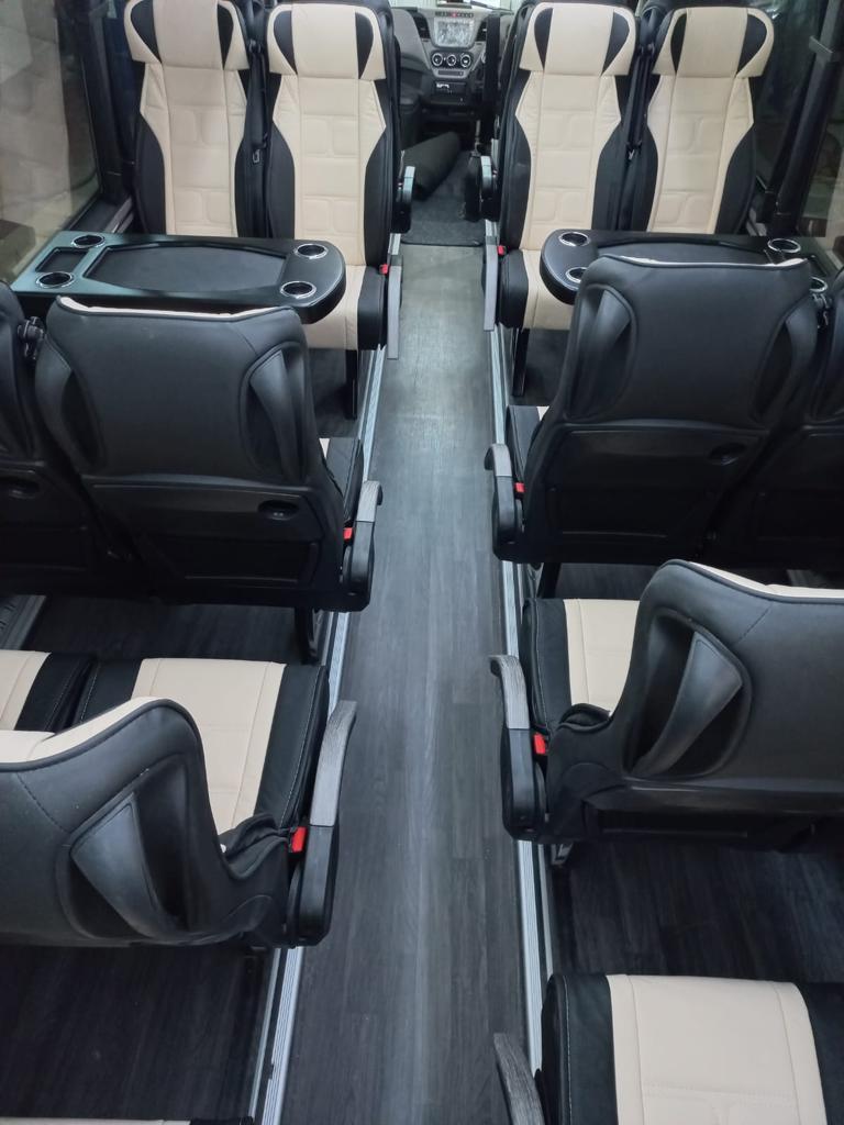 Mercedes Vito - 8 seats - Easy Travel In UK